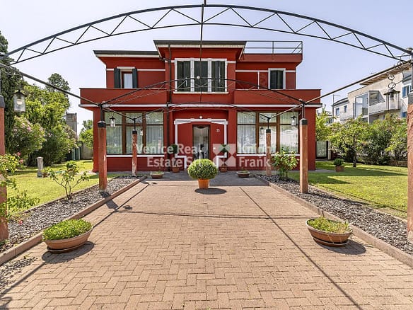 Venice Real Estate – Serena Bombassei