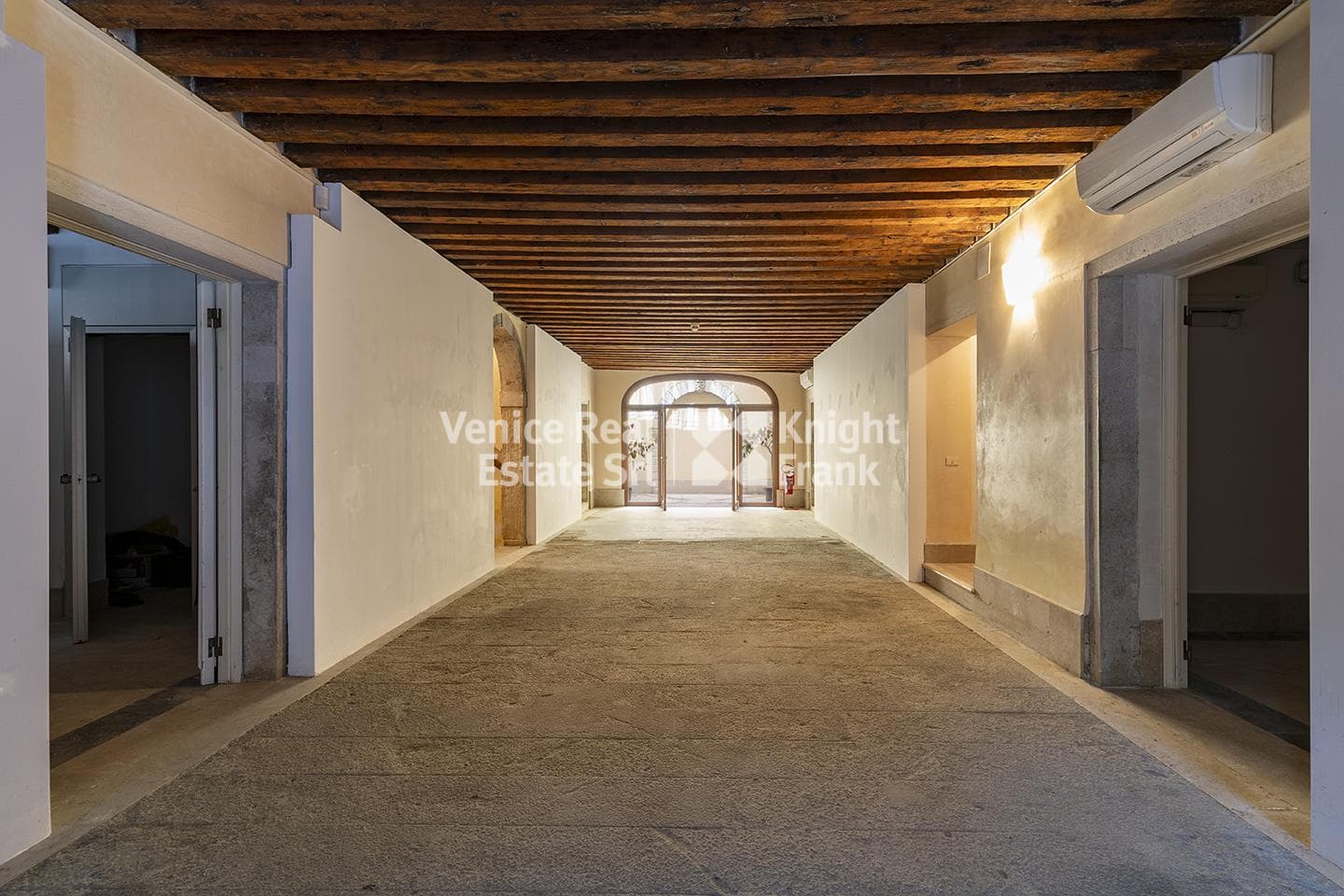 Palazzo Querini, Calle Lunga San Barnaba – Venice Real Estate